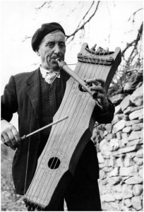 The Researcher’s Otherworld: A Dream of the ancient Irish Harp | Andrew ...